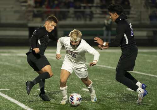 Boys soccer: Prairie Ridge defeats Wauconda in penalty kicks, wins 1st ...