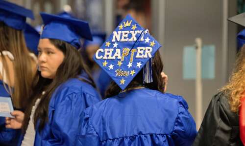 Photo Gallery: Maine Township High School District 207 graduation ...