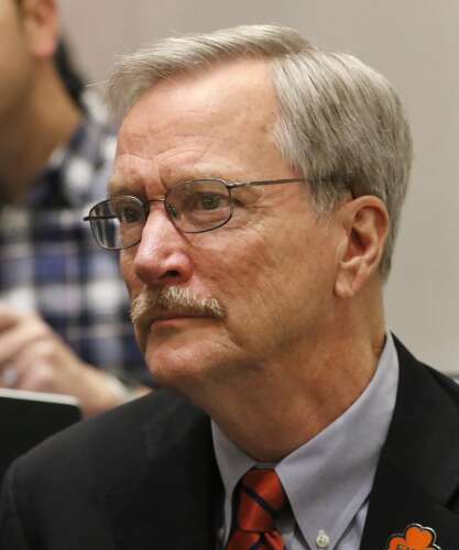 Jim O'Donnell: McCaskey parlor games beg for a Jerry Jones clone