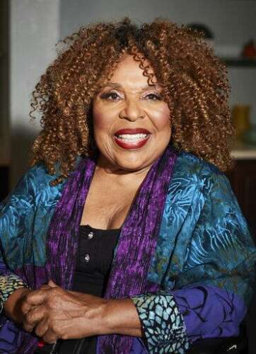 Roberta Flack has ALS, now 'impossible to sing,' rep says