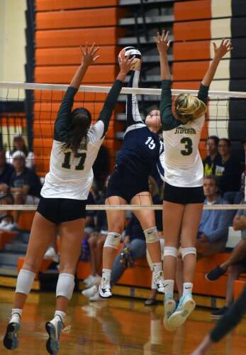 Girls volleyball: Glenbrook South tops Warren to take Libertyville title