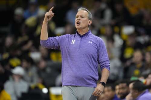 Josh Dix swishes a game-winning 3 just before the buzzer to give Iowa ...