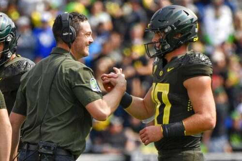 Henley leads Cougars vs No. 15 Oregon to open Pac-12 play