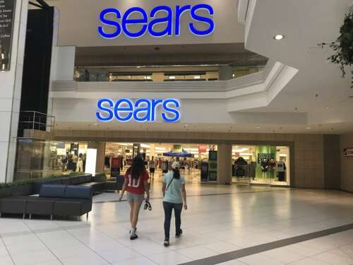 Report: Sears laying off hundreds of corporate employees