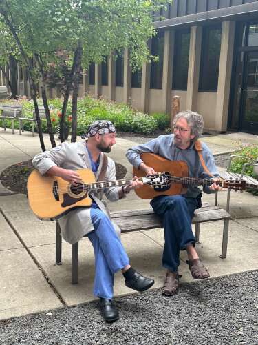 Stroke survivor plays guitar with Advocate Lutheran General physician ...