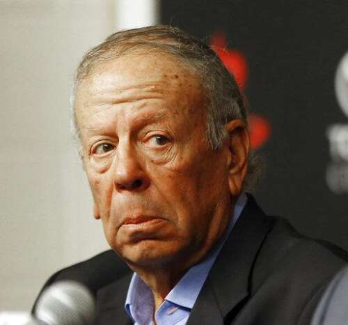 Restaurant, casino owner to buy Rockets for $2.2 billion
