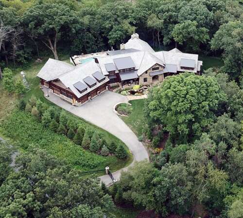 Former Harvest Bible Chapel pastor puts Elgin-area home on market for ...