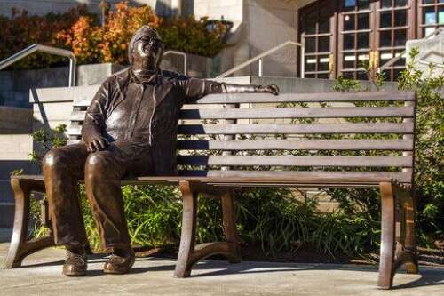 Nobel Prize winner honored with Indiana University statue