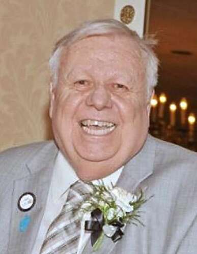 Foster wants Aurora post office named for longtime letter carrier