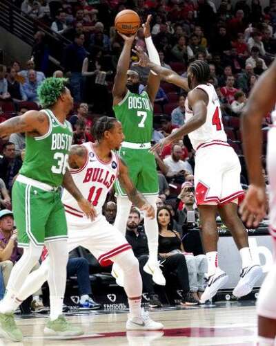 DeRozan, Vucevic lead way as Bulls beat Celtics 120-102