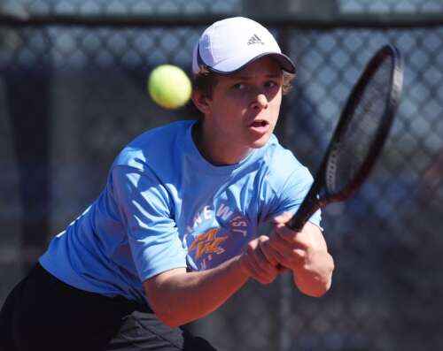 Boys tennis: Hersey's Sheldon on cruise control during first day at state