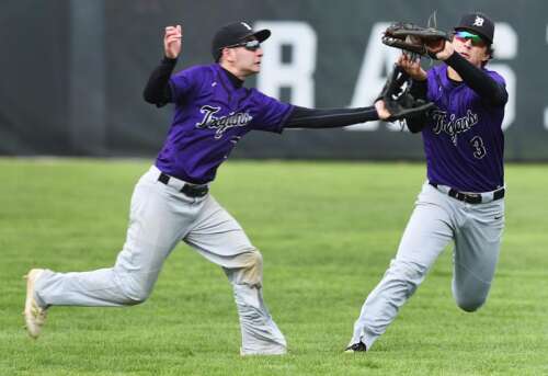 Baseball: Potter gets key RBI for Glenbard West