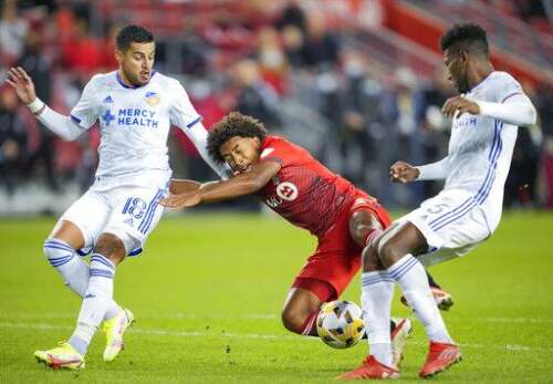 MartÃ­nez scores 100th MLS goal to help Atlanta beat Miami