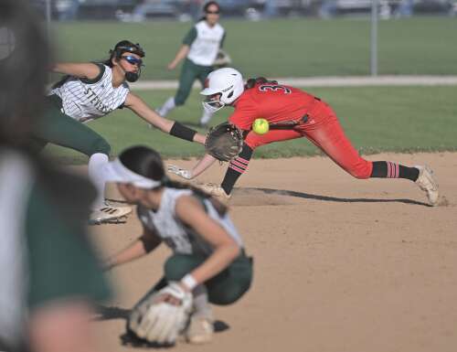 Lake County softball notes: Five teams battling in tight North Suburban ...