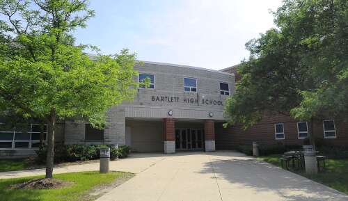 Bartlett High School principal to seek public hearing on accusation of ...