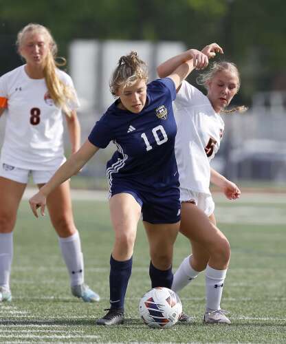 Girls soccer: Libertyville, Fremd overcome wind, Glenbrooks to reach ...