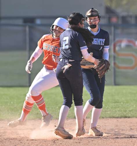 Softball: Energetic Prospect knocks off Hersey