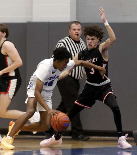 Huntley boys, girls make key plays in fourth quarter to win pair of games at Burlington Central
