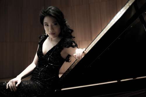 Grammy-nominated pianist Joyce Yang performs with Elgin Symphony ...