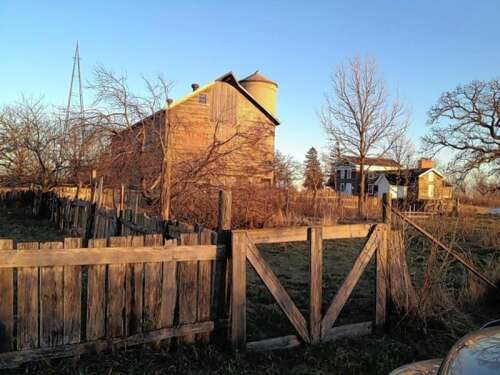 Learn about the evolution of the American barn at Garfield Farm Museum