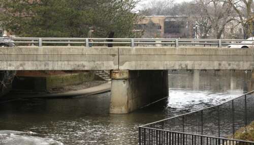 City plans reconstruction of 'gateway' bridge into downtown Naperville