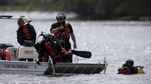 Car found in Fox River in Elgin