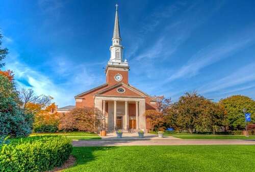 Elmhurst University sets all-time enrollment record
