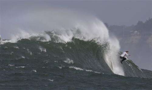 Northern Californian wins Mavericks big-wave surf contest