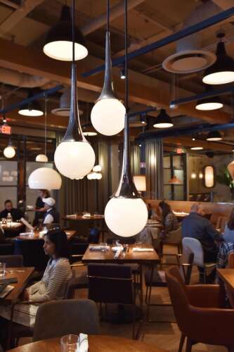 Restaurant review: Beatrix in Oak Brook tempts with tweaked classics ...