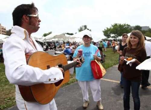 Crowds flock to annual Veggie Fest in Naperville