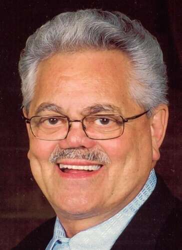 Iconic suburban auto dealer Bob Rohrman dies