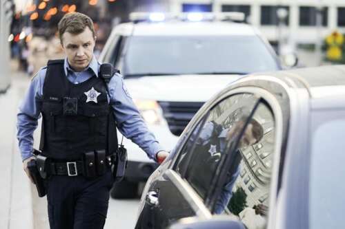 Noah Wyle gives a must-see performance in CBS' occasionally clunky 'Red ...
