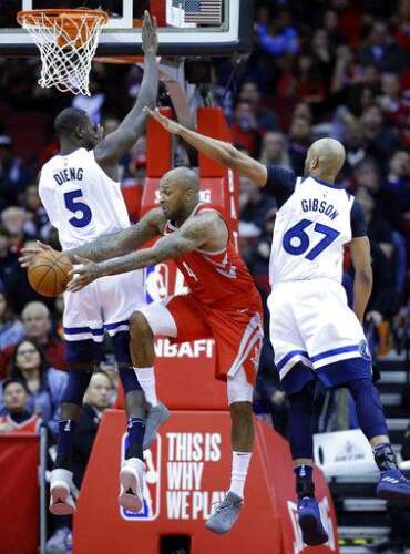 Gordon scores 30 as Rockets beat Timberwolves 116-98