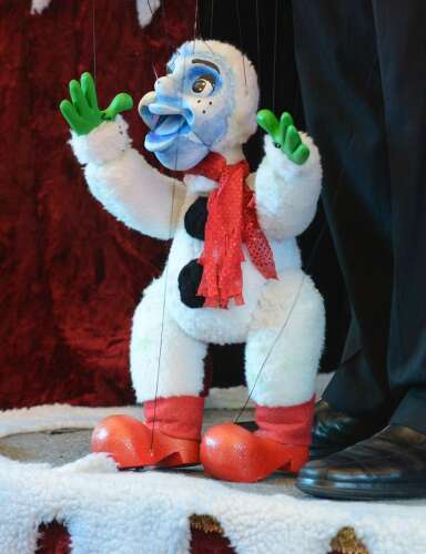 Frosty's Winter Wonderland puppet show at Lincolnshire library