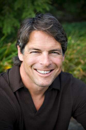 Author appearances: Former NFL player Tim Green signs book in Arlington ...