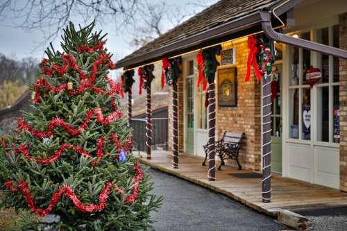Long Grove Vintage Holidays opens with some new traditions