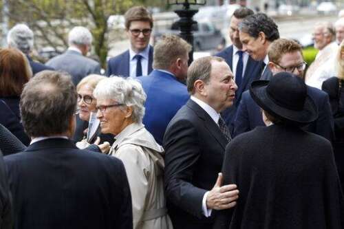 Hockey luminaries attend Red Kelly's funeral in Toronto