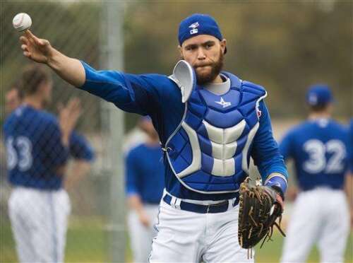 Knuckleballer Dickey, Martin pair up for 1st bullpen session