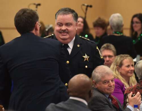 Bears team chaplain tells of keeping the faith to Arlington Heights crowd