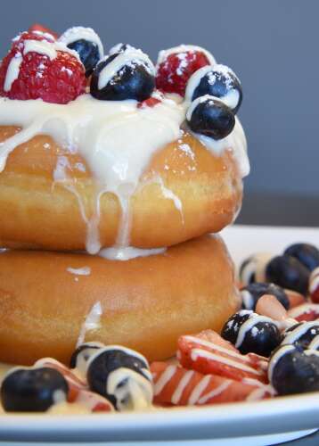 Restaurant review: Crystal Lake's Triple Berry Cafe tempts with ...