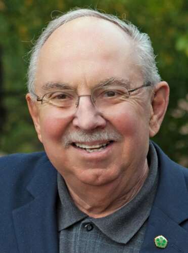 Larson may be deciding vote on Schaumburg apartments