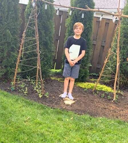 Lombard Jewish congregants plant victory gardens during pandemic