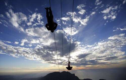 United Arab Emirates opens world's longest zip line