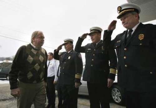 East Dundee fire chief saluted on last day