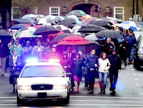Yale grad students pledge hunger strike to press union bid