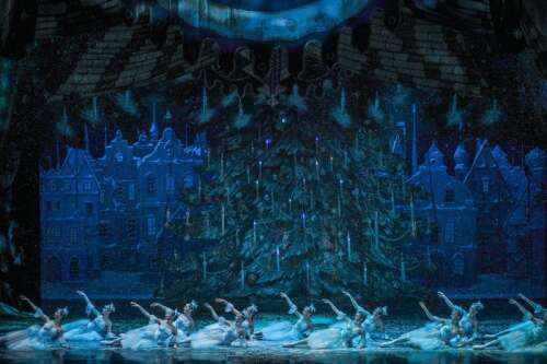 Things to do Dec. 15-21: Holiday light shows, Wintrust Winterland ...