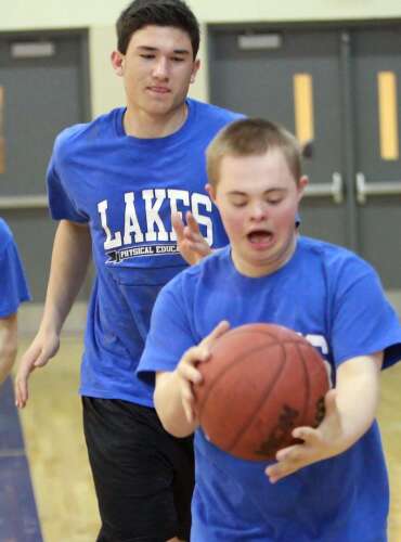 Sage, Kramer quickly become best buds at Lakes