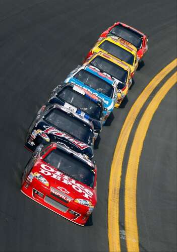 NASCAR makes smooth transition to fuel injection