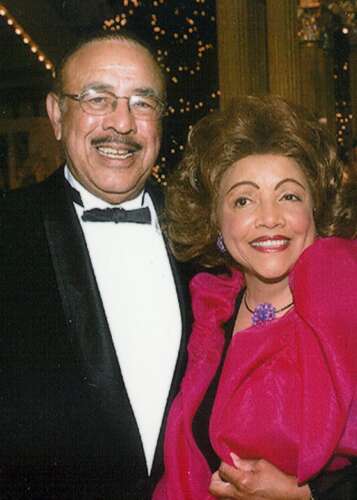 Trailblazing Chicago broadcaster Floyd Brown dies at 92