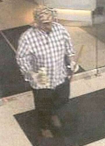 FBI looks for 'Scarecrow Bandit' in connection with bank robberies